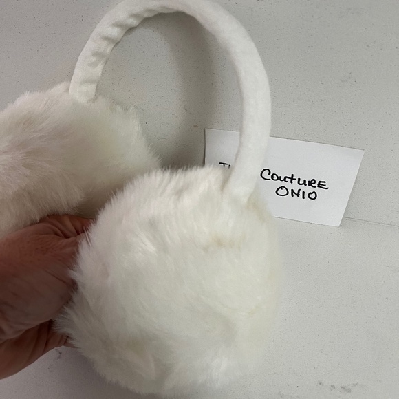 Bailbondgirl boutique | Accessories | New White Fur Ear Muffs New Snow ...